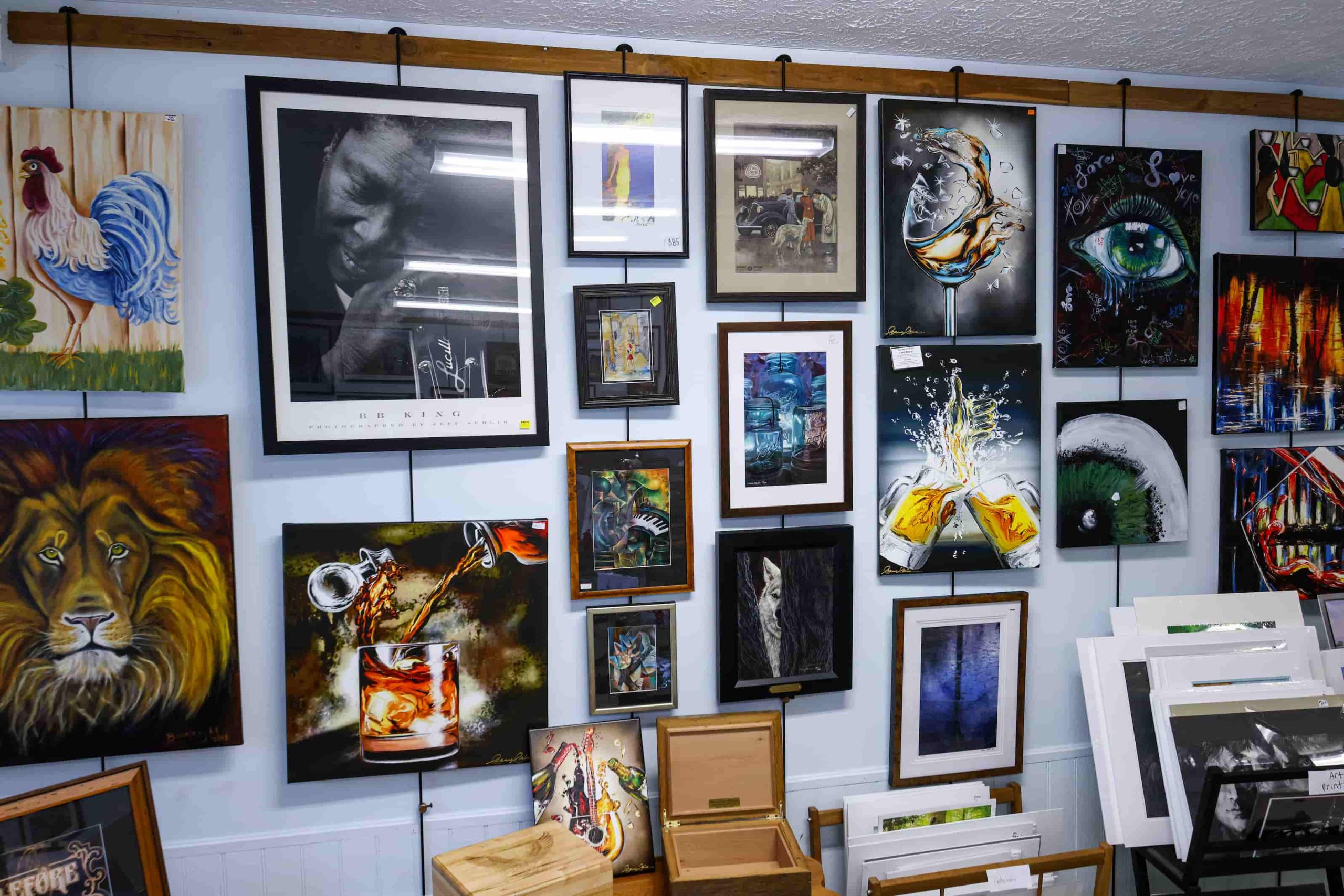 KY Art Alley - Crafting Frames with Care: 25 Years of Expertise